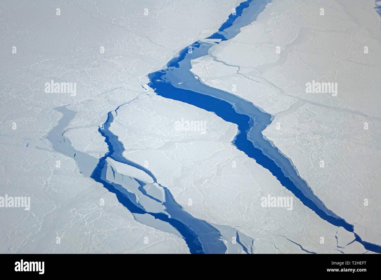 Cracks in the ice, arctic landscape, Arctic Ocean at the North Pole ...