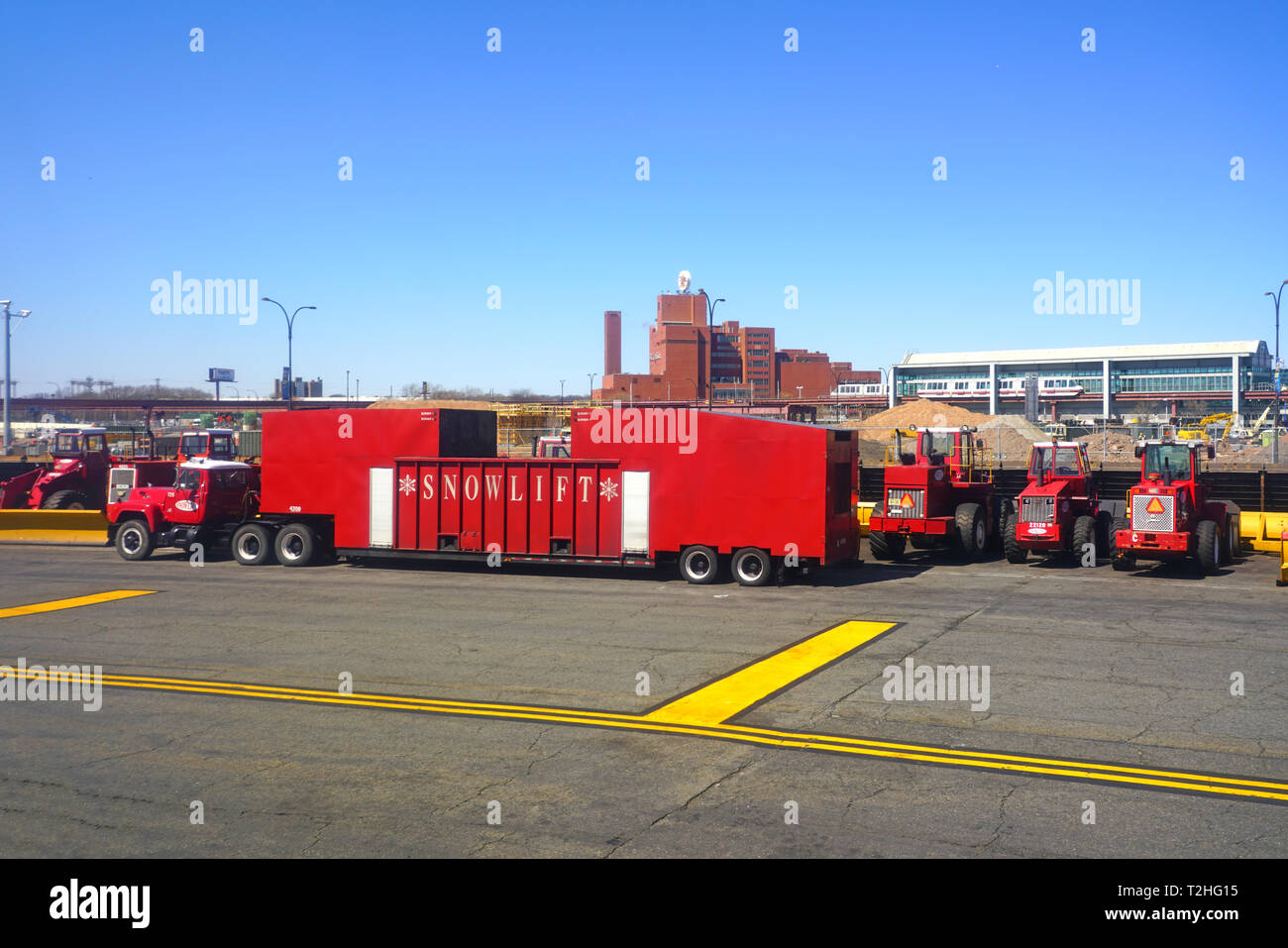 Snowlift hi-res stock photography and images - Alamy