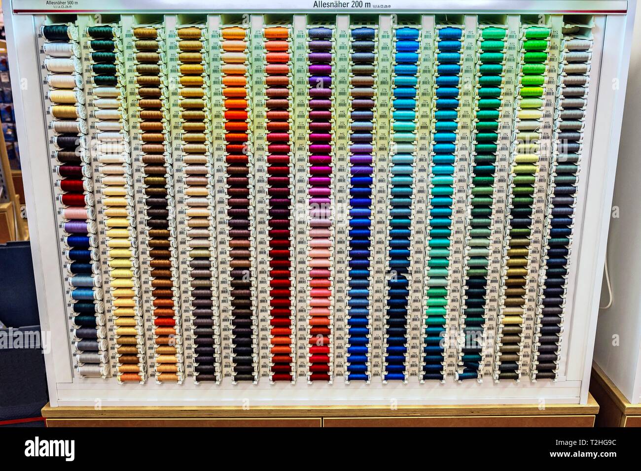 Thread colors display hi-res stock photography and images - Alamy