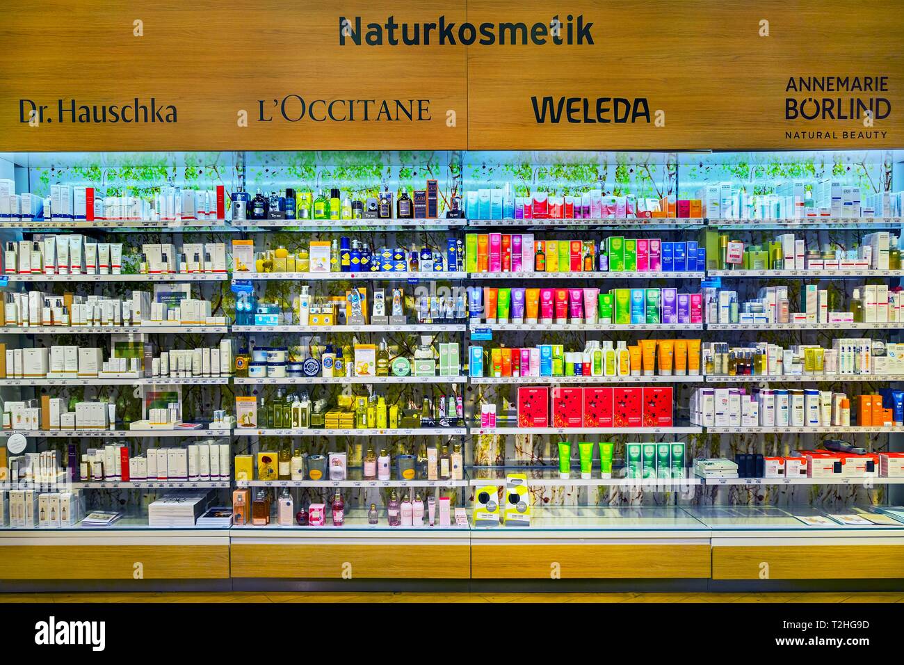 Natural cosmetics hi-res stock photography and images - Alamy