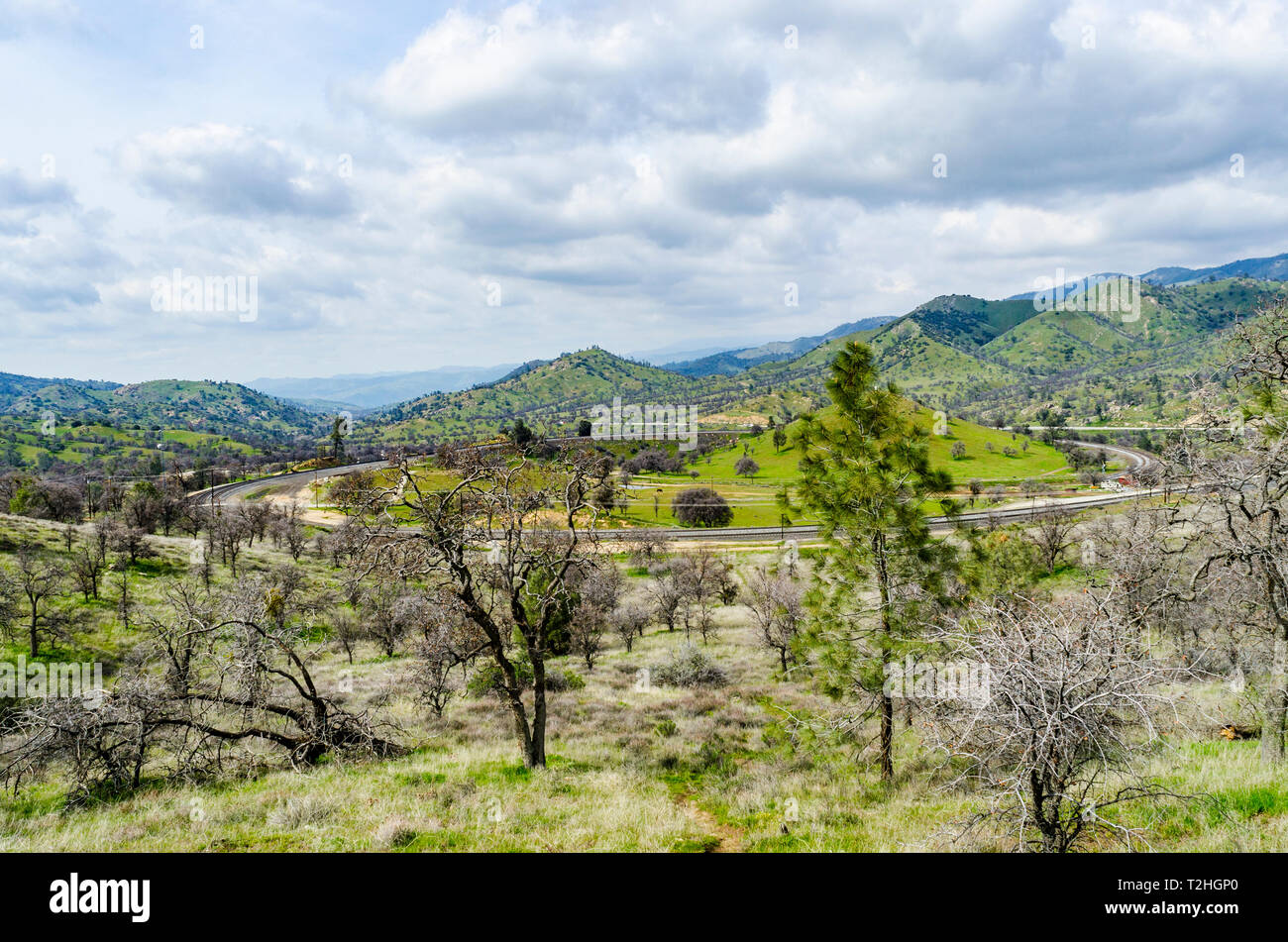 The Famous Tehachapi Loop where a train can cross over itself on its ...