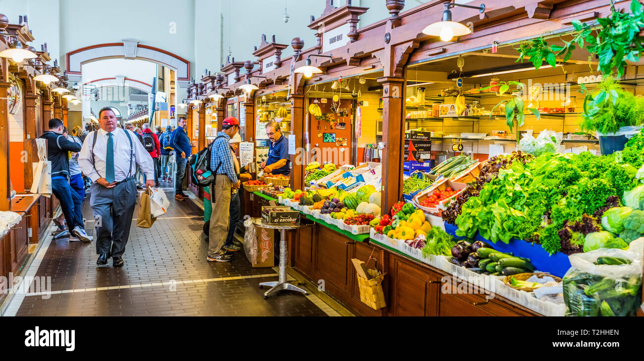 Helsinki market stands hi-res stock photography and images - Alamy