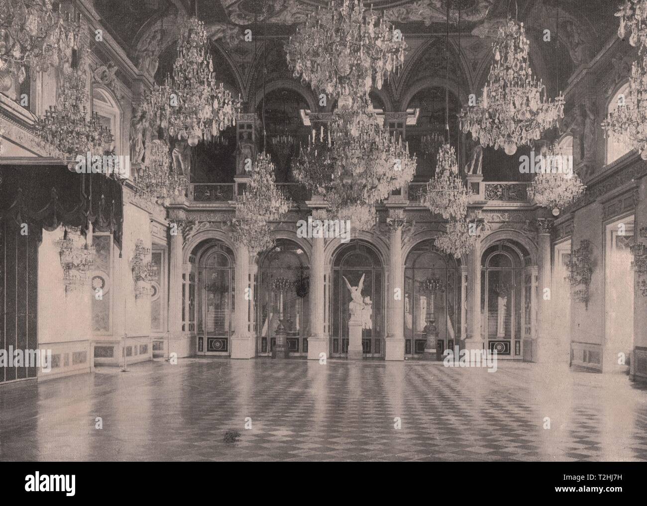 Interior royal palace hi-res stock photography and images - Alamy