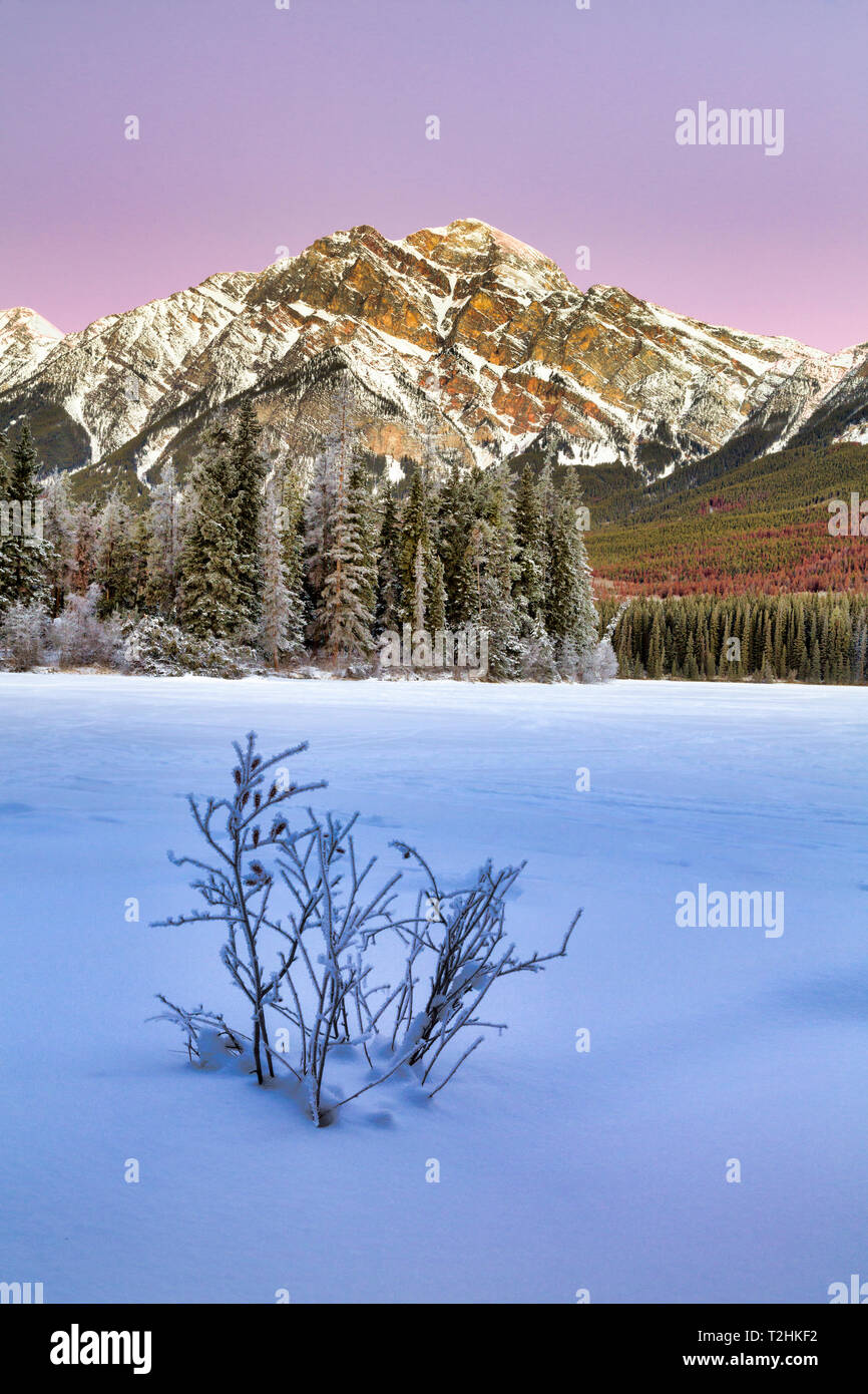 Pyramid Lake in mid-winter, Jasper national Park, Alberta, Canada Stock ...