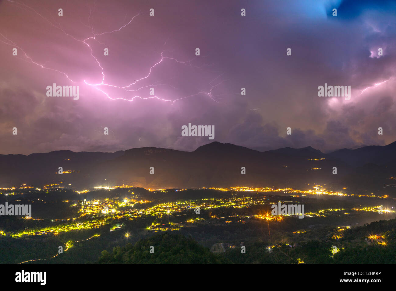 Lightning storm, Val di Serchio, Tuscany, Italy, Europe Stock Photo - Alamy