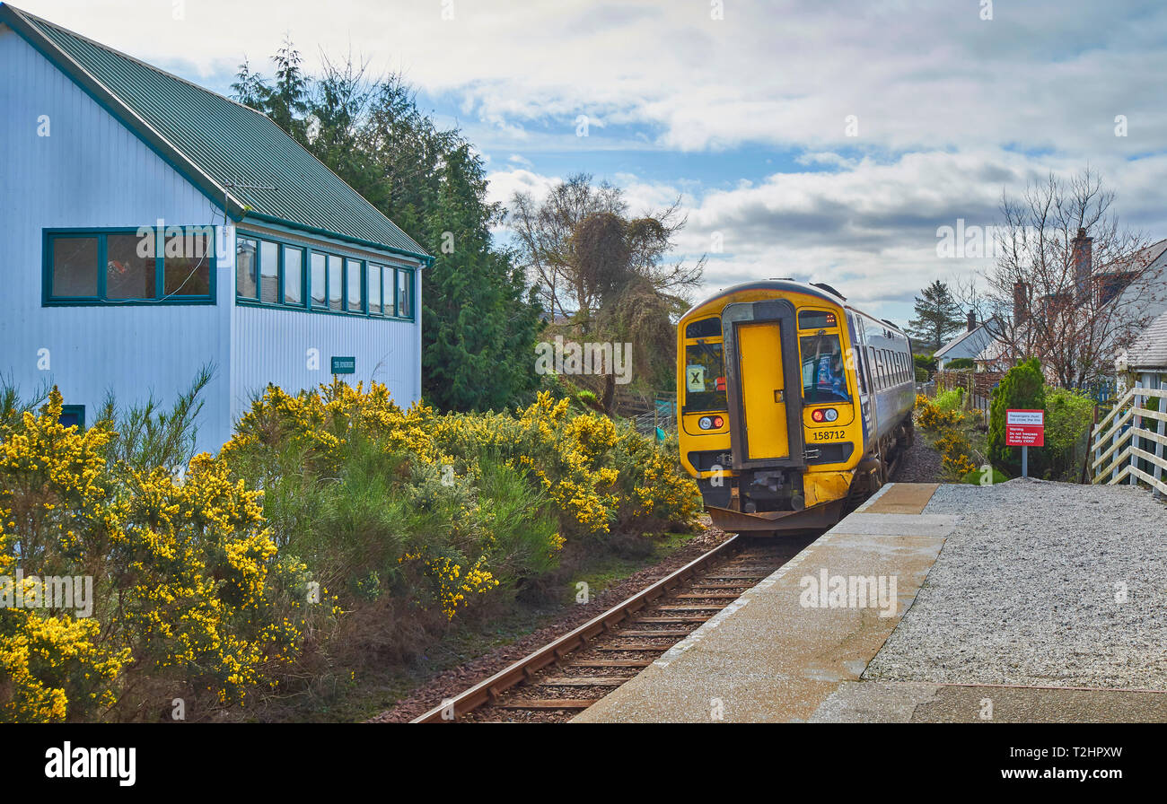 PLOCKTON WESTER ROSS SCOTLAND WEST COAST SCOTRAIL TRAIN LEAVING ...