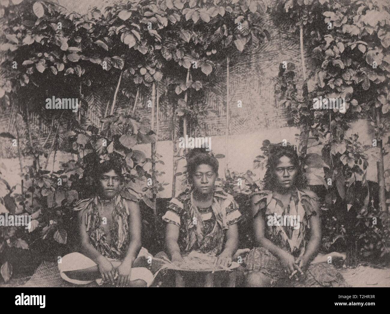 Samoan Girls Making Kava Stock Photo - Alamy