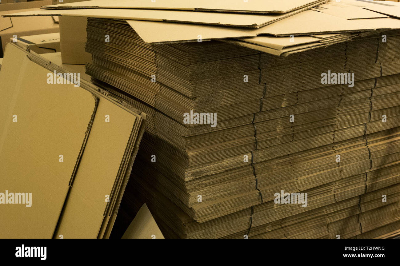 packing material carton Stock Photo - Alamy