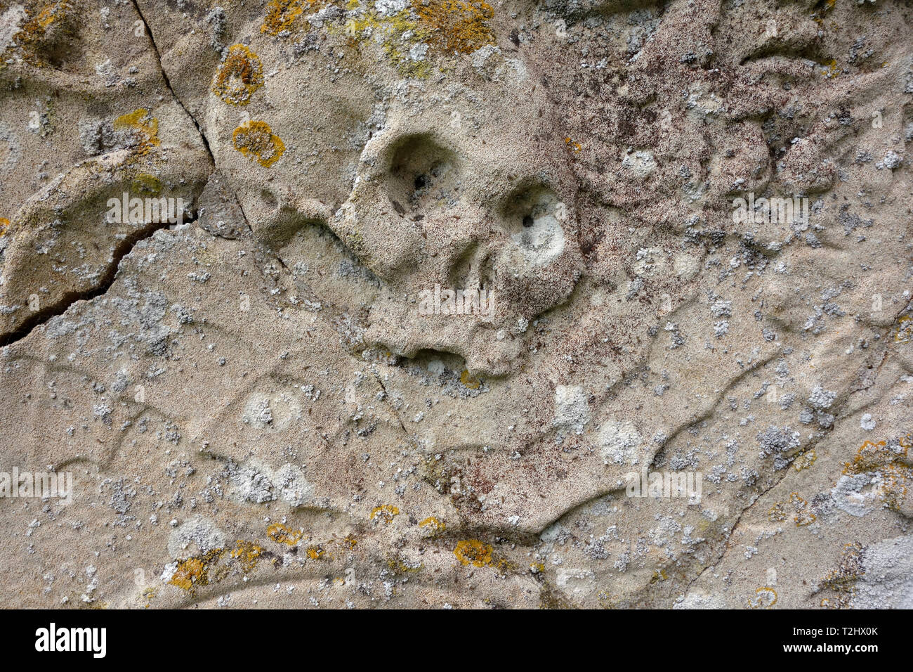 Carving on gravestones hi-res stock photography and images - Alamy