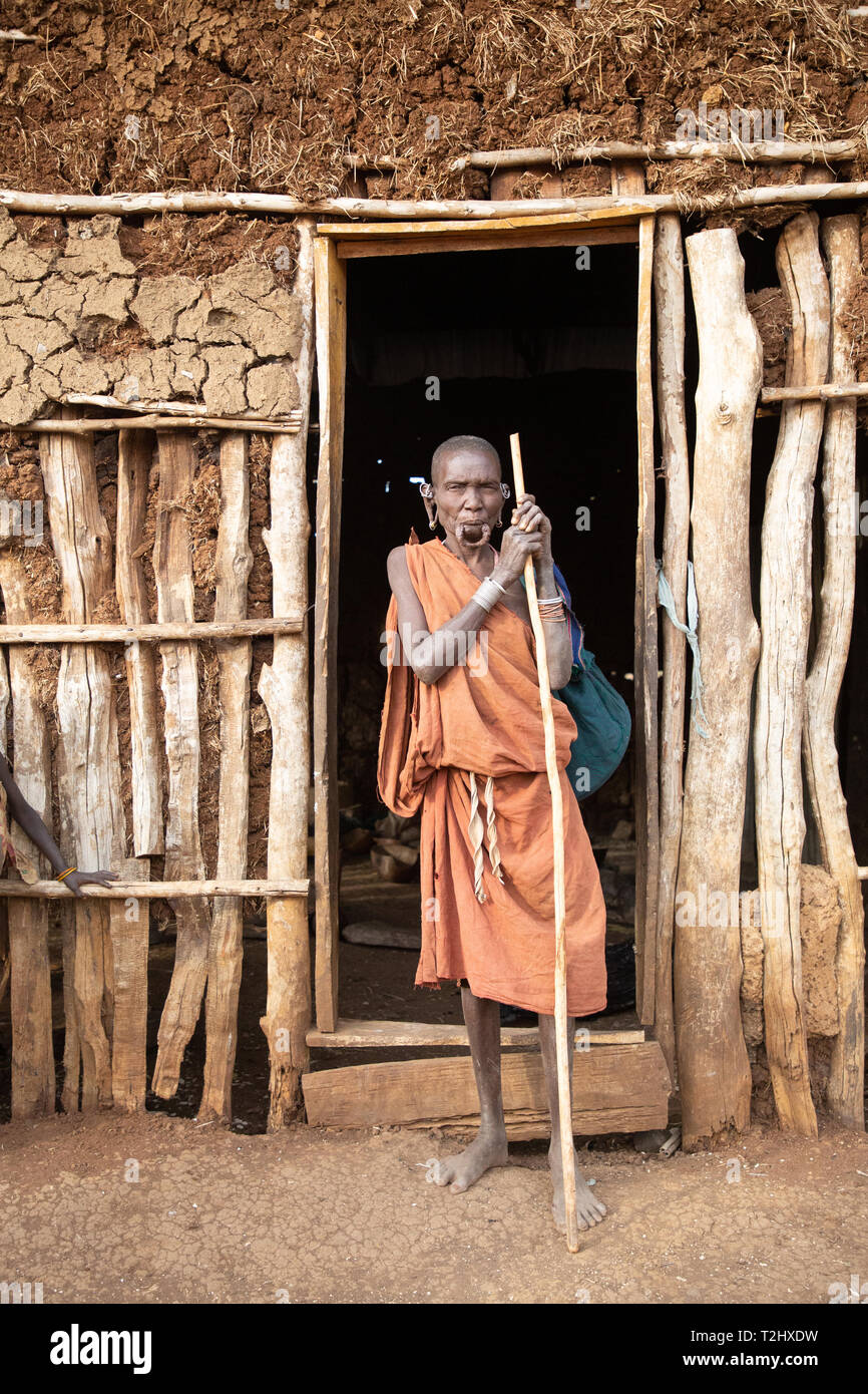 Suri tribe hi-res stock photography and images - Alamy