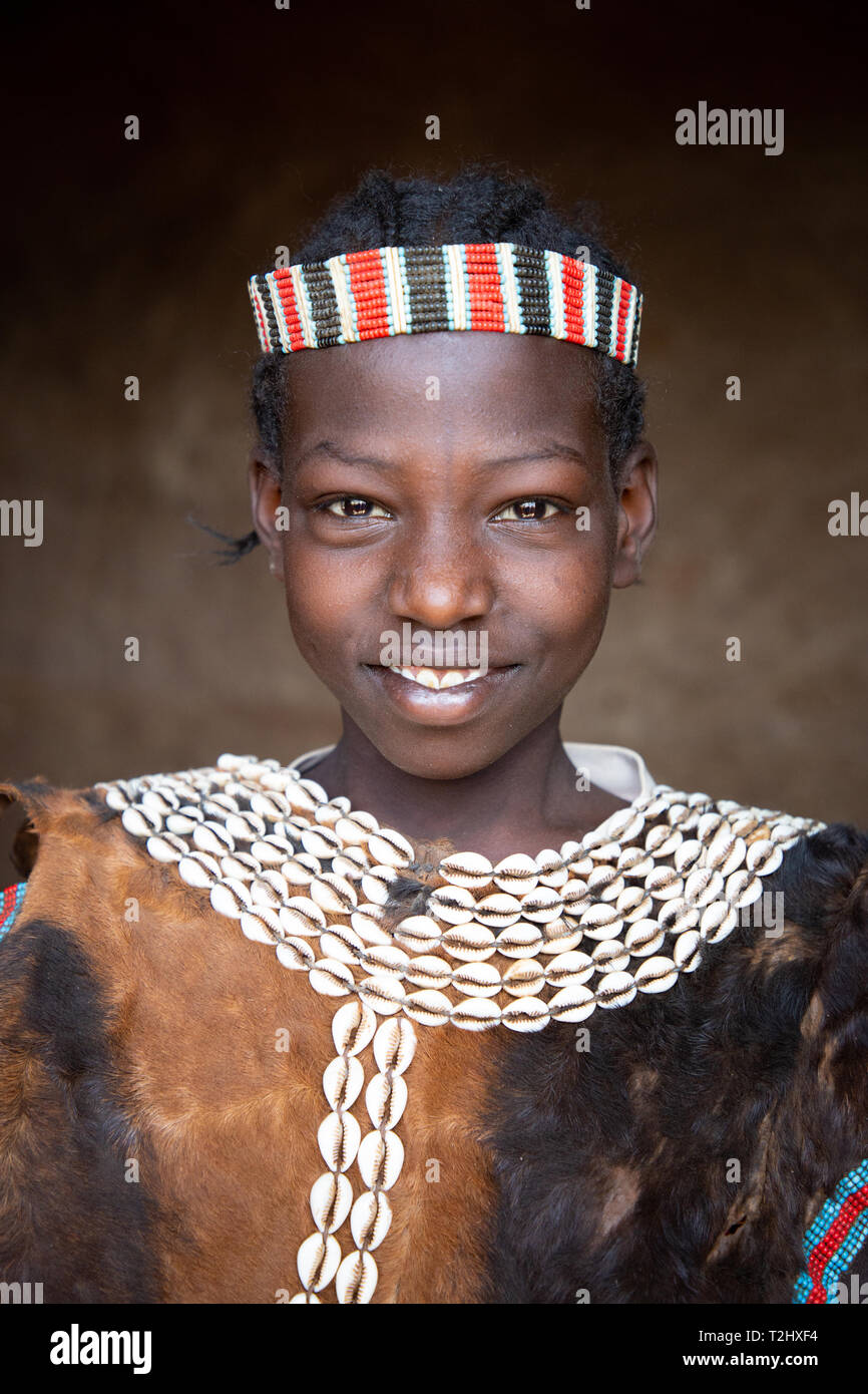 Girls ethiopia rural hi-res stock photography and images - Alamy