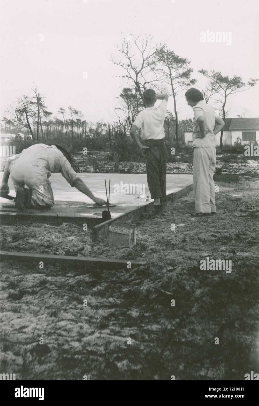 1950s, construction worker hi-res stock photography and images - Alamy