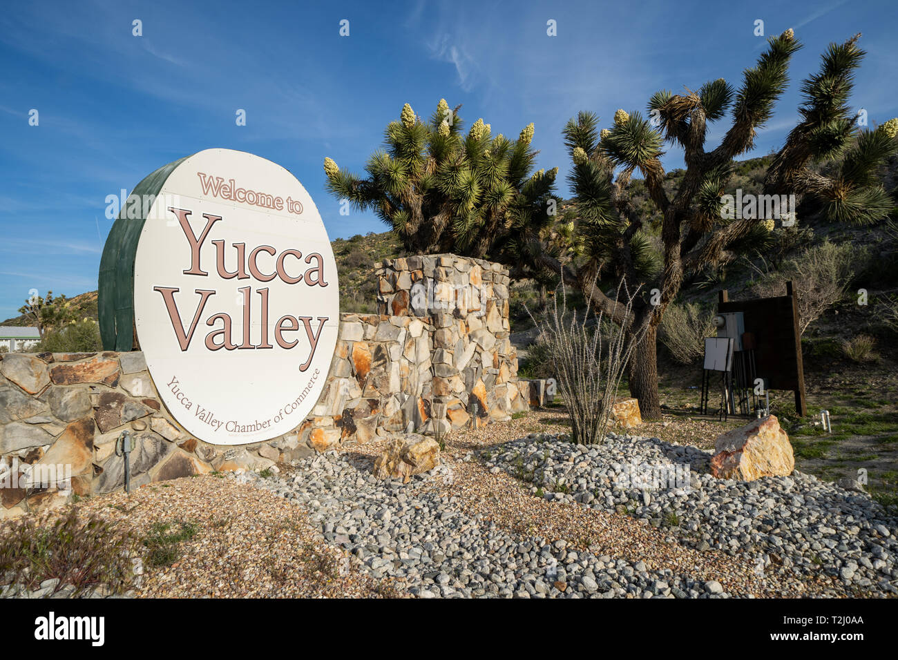 Welcome joshua tree sign hi-res stock photography and images - Alamy