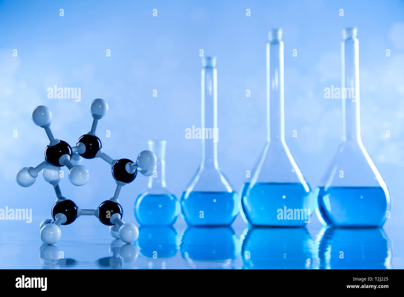 Glassware, Laboratory beakers,Science experiment Stock Photo - Alamy