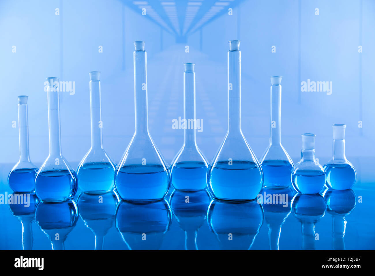 Glassware, Laboratory beakers,Science experiment Stock Photo - Alamy