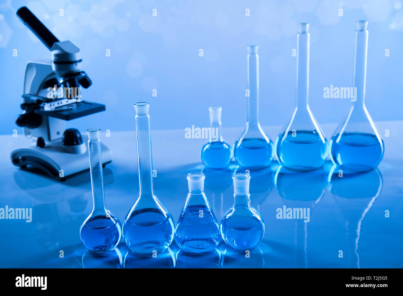 Glassware, Laboratory beakers,Science experiment Stock Photo - Alamy