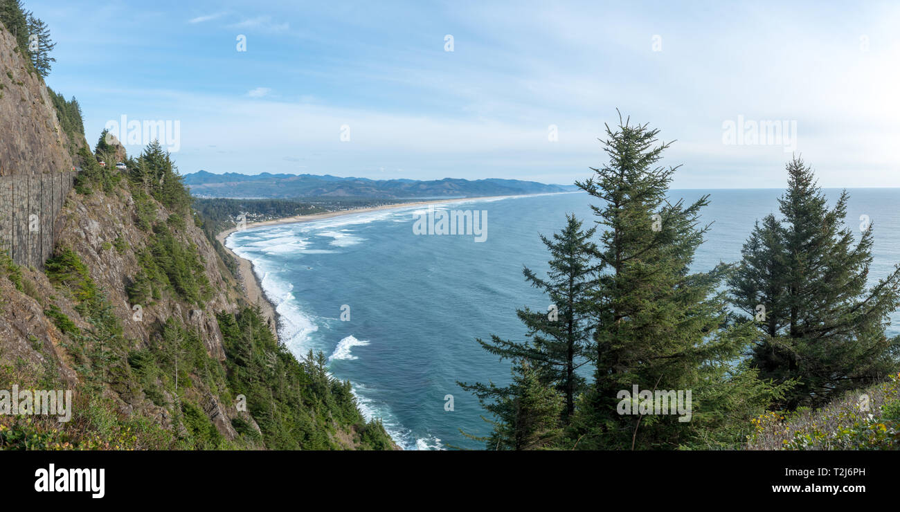 Oregon coast view with flowers hi-res stock photography and images - Alamy