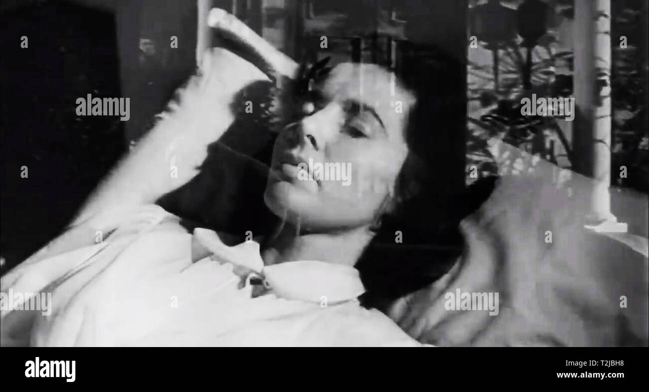 Woman screaming horror 1950s hi-res stock photography and images - Alamy