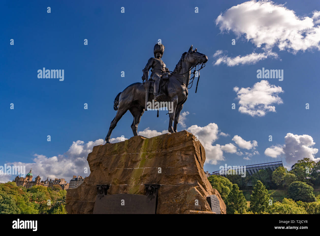 Details of Edinburgh city, Statue, Scotland Uk, Traveling in Europe ...