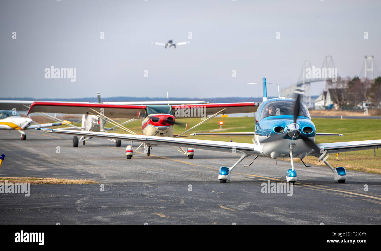 Aircrafts line up at the airport hi-res stock photography and images ...