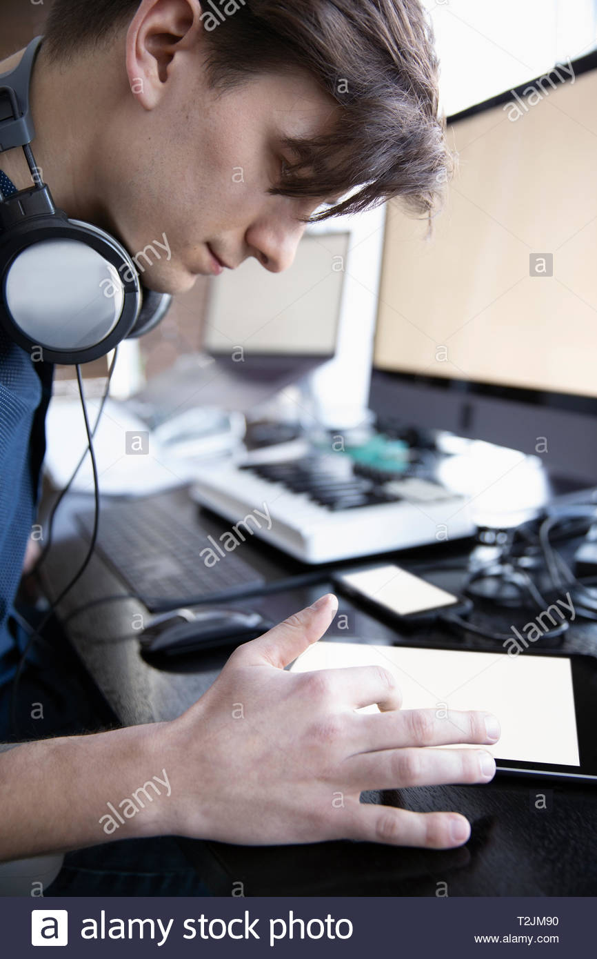 Mixing desk headphones hi-res stock photography and images - Alamy