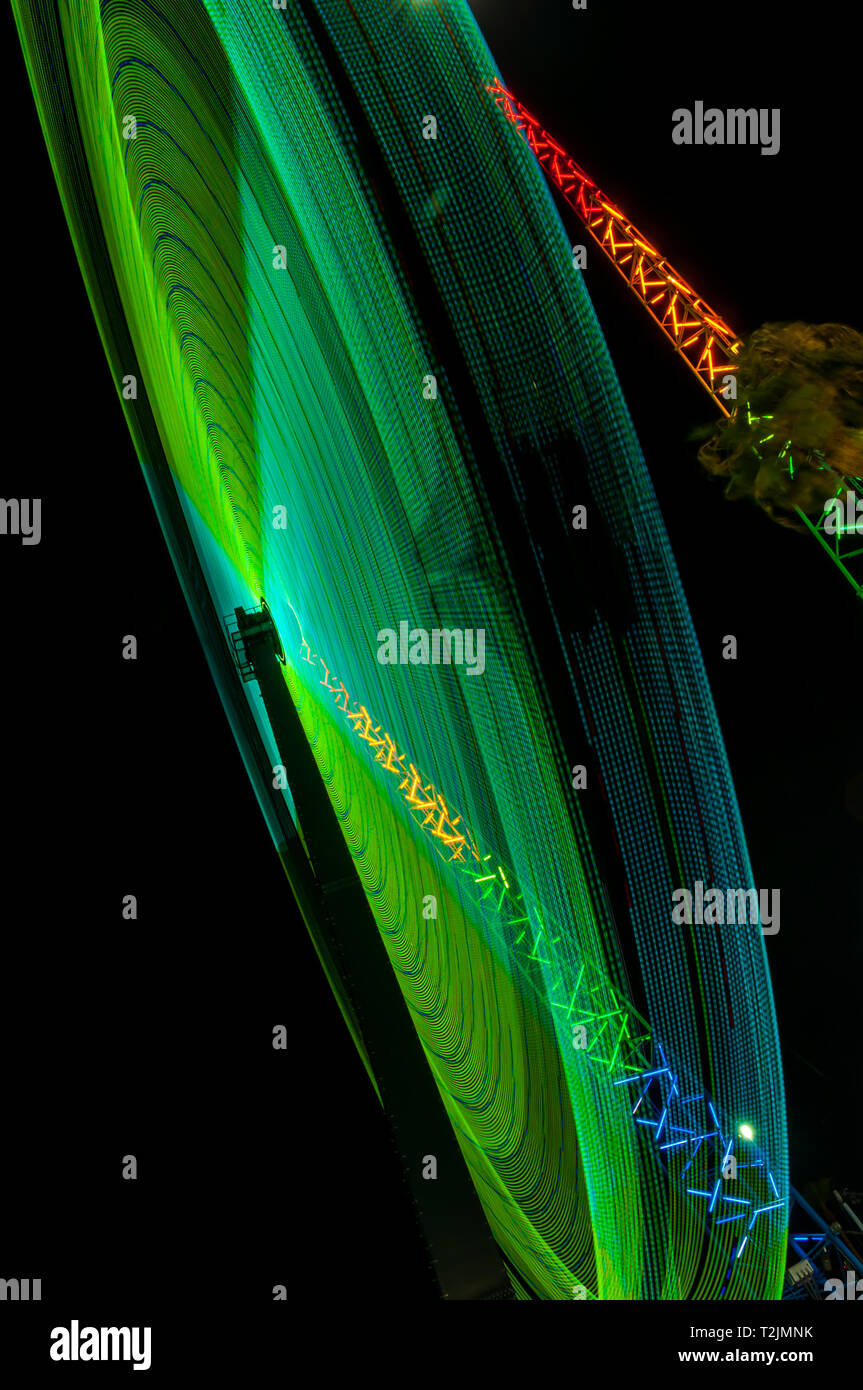 Tall amusement park ride hi-res stock photography and images - Alamy