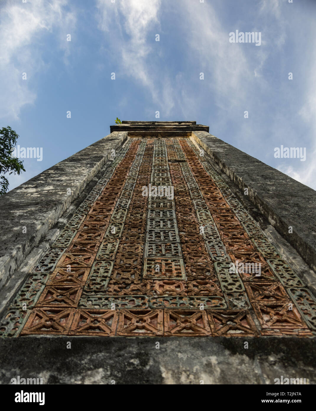 Column on tomb of Tu Duc emperor in Hue, Vietnam - A UNESCO World ...
