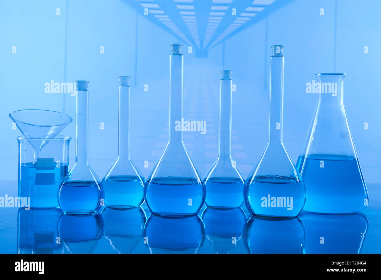 Glassware, Laboratory beakers,Science experiment Stock Photo - Alamy