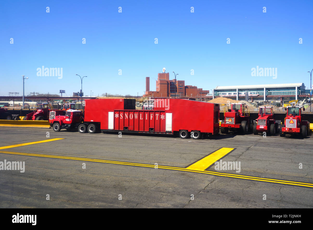 Snowlift hi-res stock photography and images - Alamy