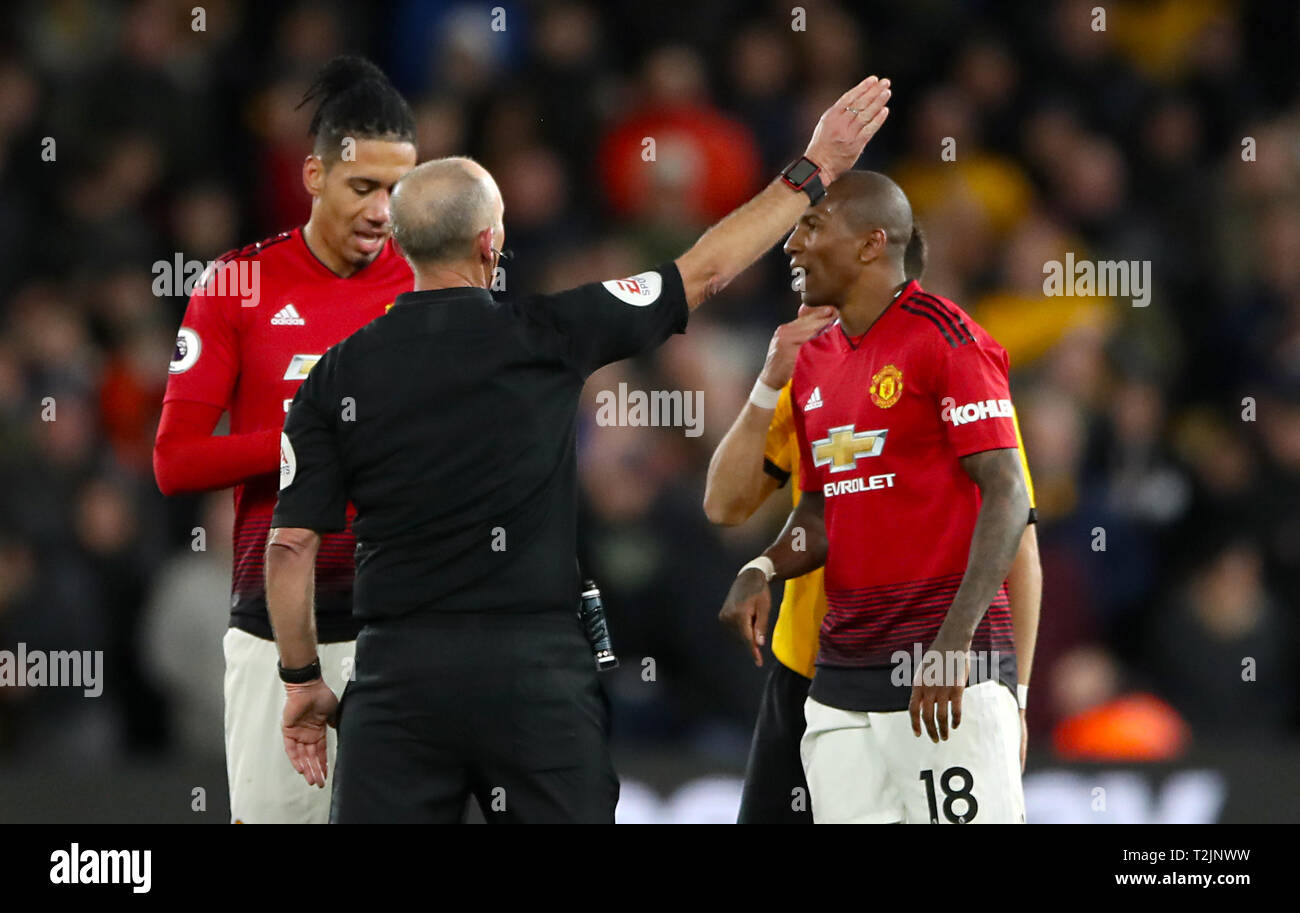 Mike dean ashley young wolverhampton hi-res stock photography and ...