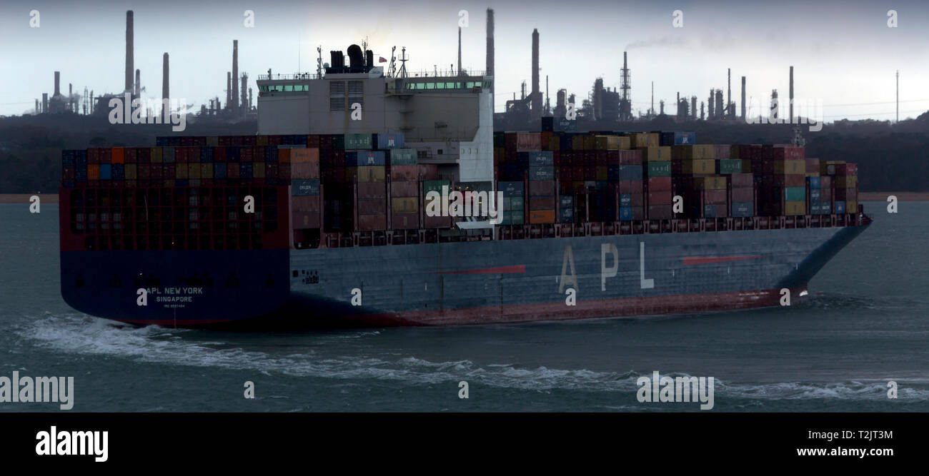 arrives,in,hail,storm,Container Ship,APL,New York,Fawley,Oil,Refinery ...