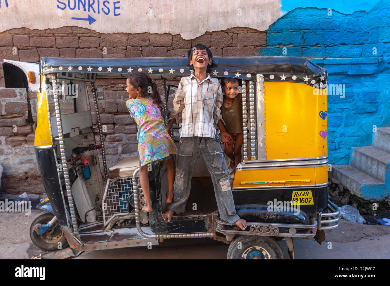 Children in a rickshaw hi-res stock photography and images - Alamy