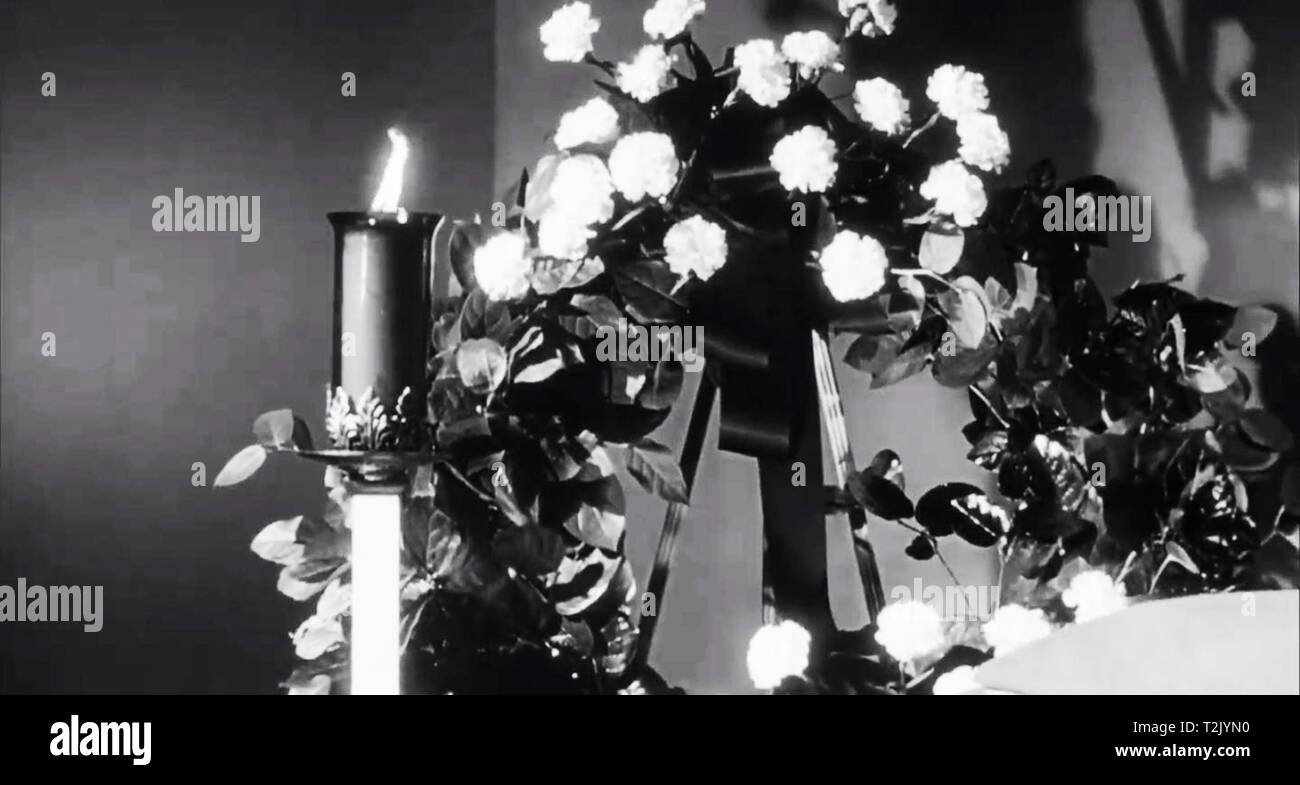 Coffin skull hi-res stock photography and images - Alamy