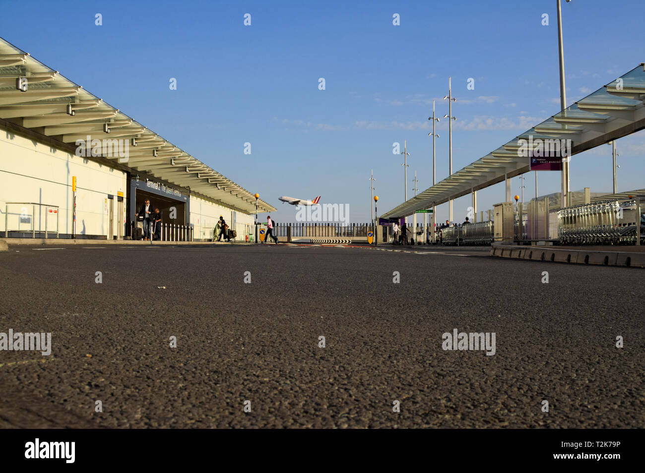 Ground level flight hi-res stock photography and images - Alamy