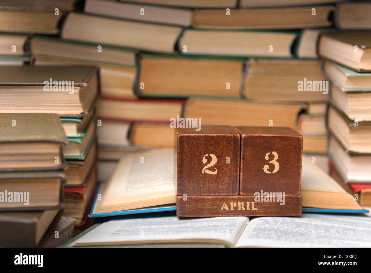 Perpetual calendar book hi-res stock photography and images - Alamy