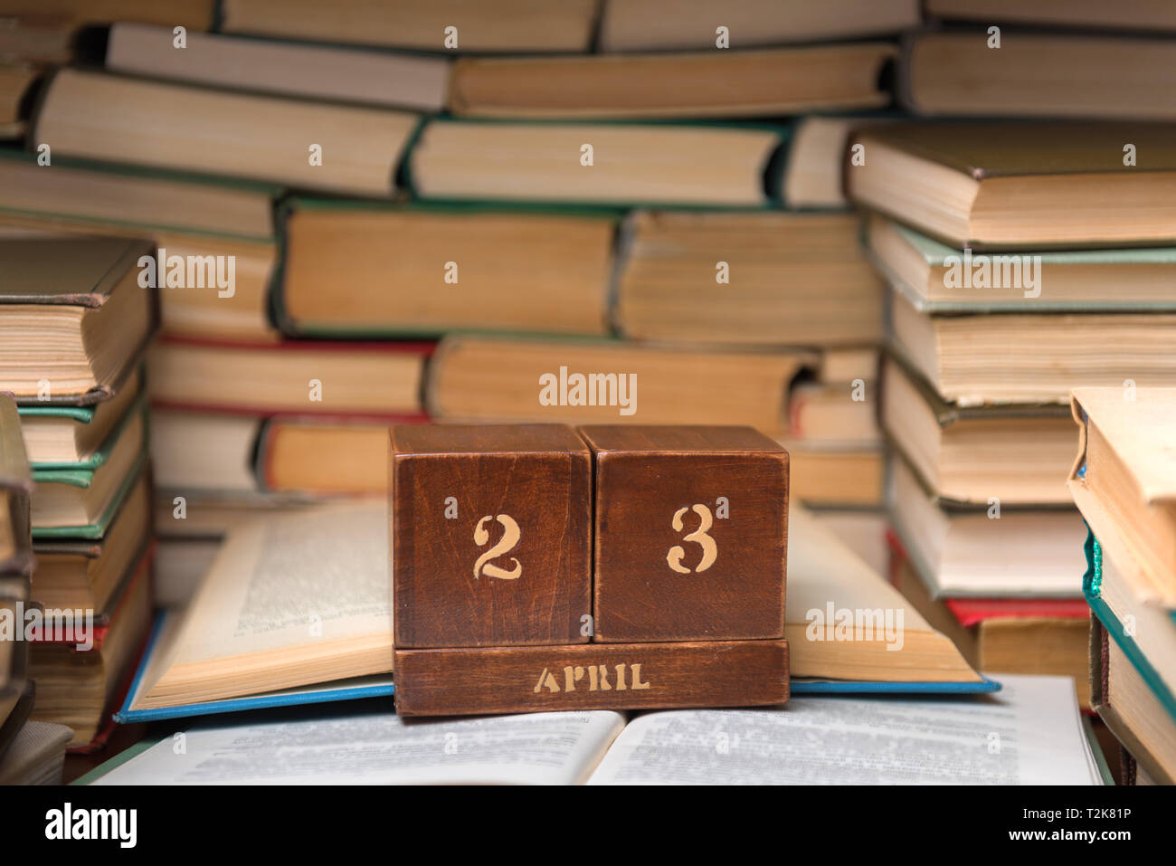 Perpetual calendar book hi-res stock photography and images - Alamy