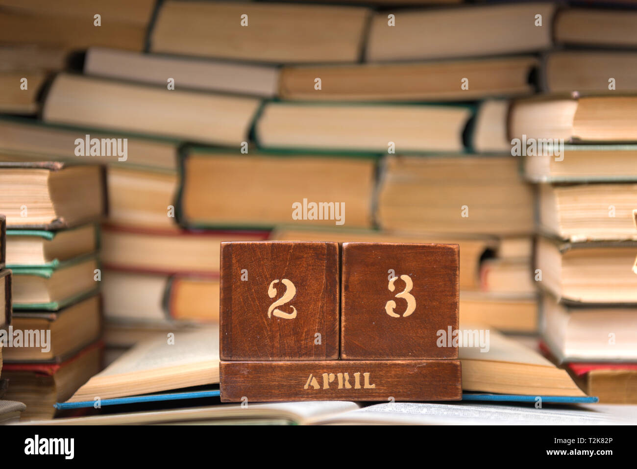 Perpetual calendar book hi-res stock photography and images - Alamy