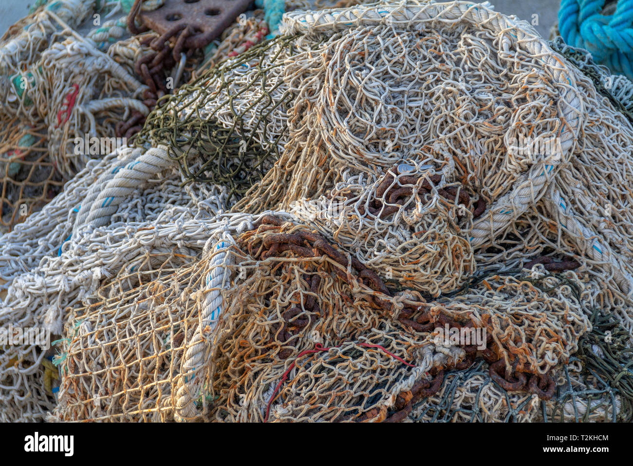 full frame picture showing a tangled fishing net Stock Photo - Alamy