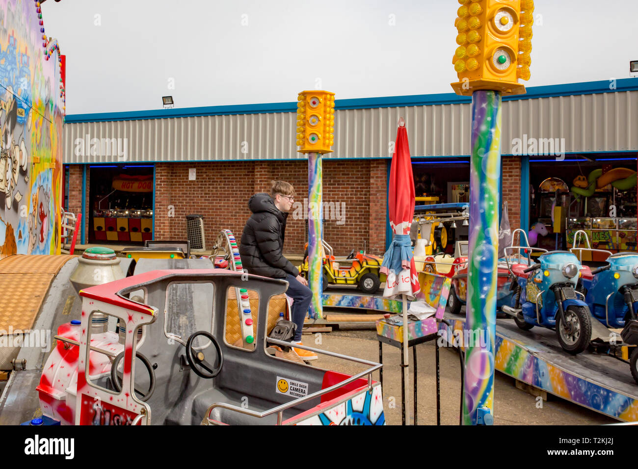Empty theme park rides hi-res stock photography and images - Alamy