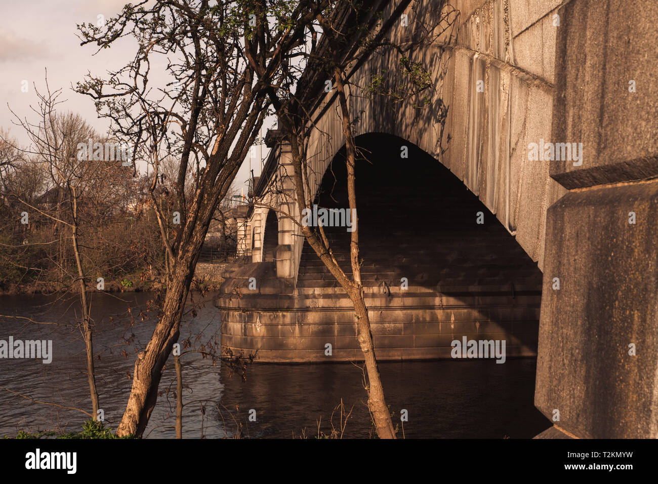 River Clyde bridge on a spring afternoon in Glasgow Stock Photo - Alamy