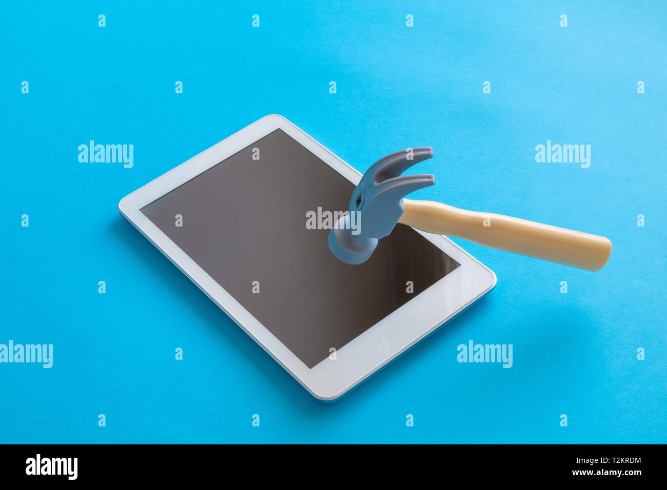 Breaking glass hammer hi-res stock photography and images - Alamy