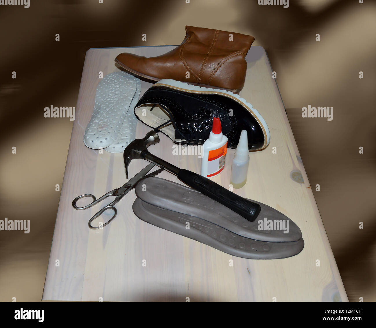 Shoe maker tools hi-res stock photography and images - Alamy