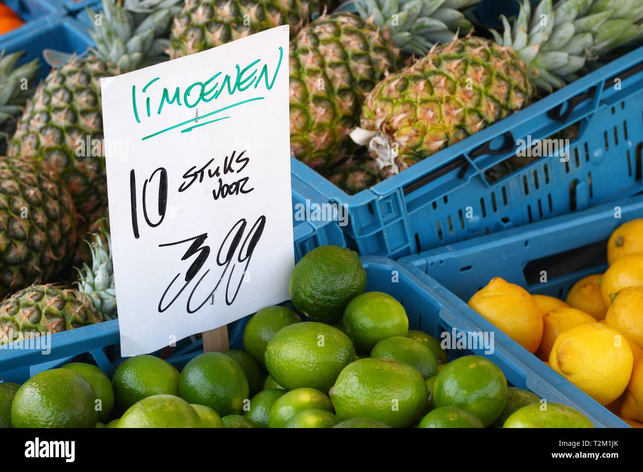Dutch farmers market hi-res stock photography and images - Alamy