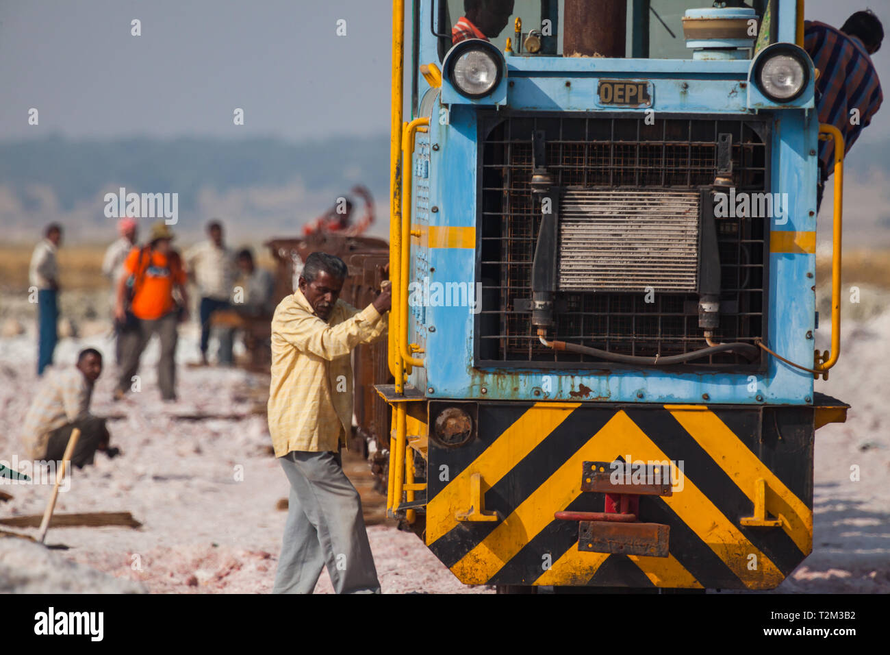 SAMBHAR, INDIA - NOVEMBER 19, 2012: Indian person loading the train at ...