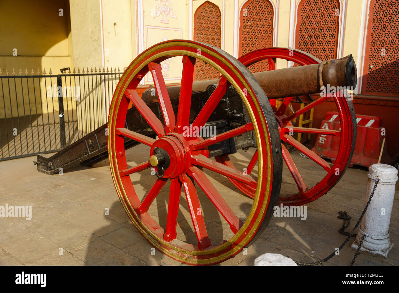 Wooden artillery wheels hi-res stock photography and images - Alamy
