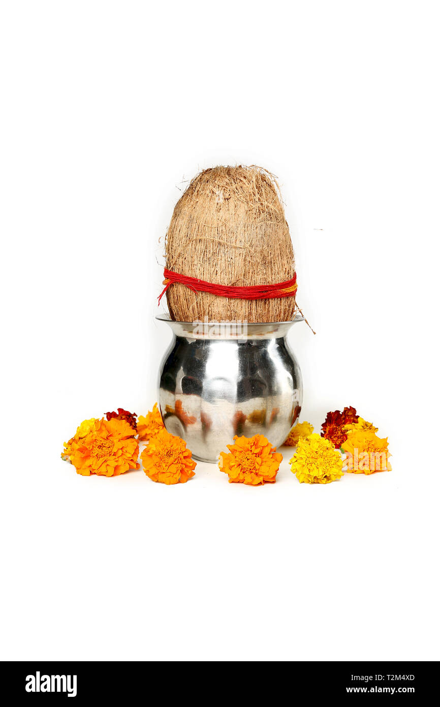 Pooja kalash Cut Out Stock Images & Pictures - Alamy