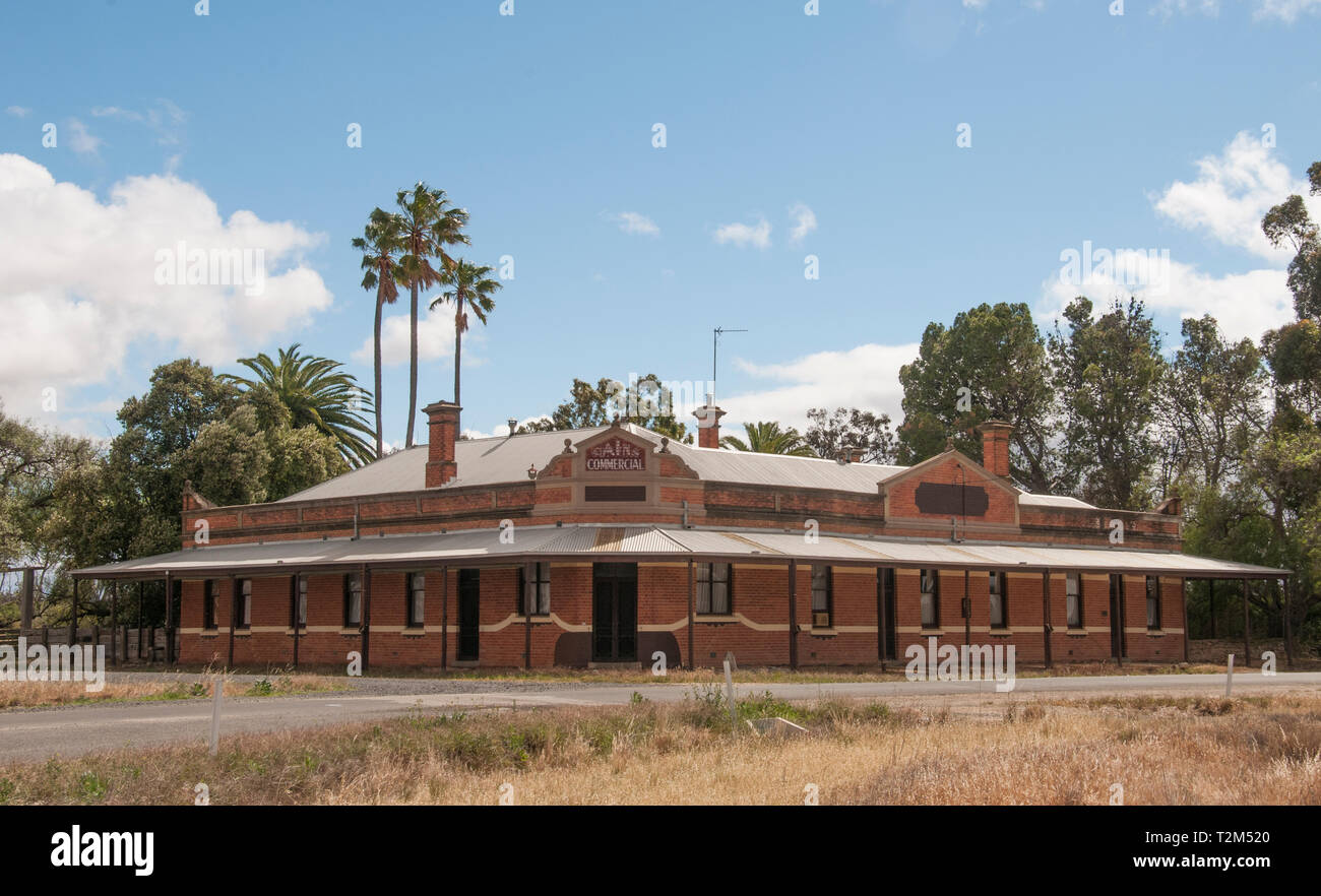 Empty hills hi-res stock photography and images - Alamy