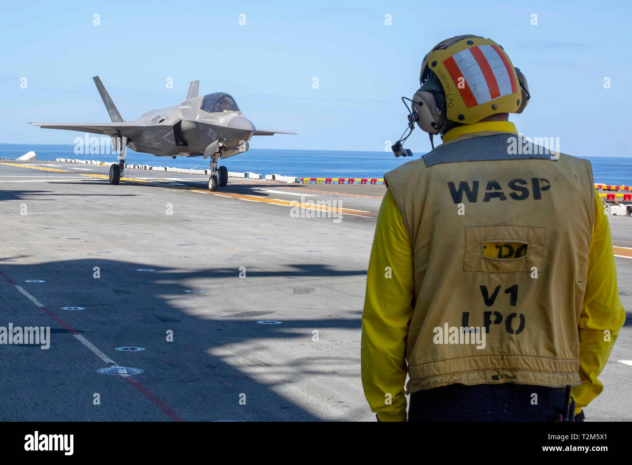 U s marine aboard amphibious hi-res stock photography and images - Alamy