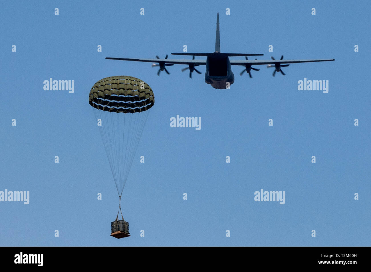 Simulated heavy equipment drop hi-res stock photography and images - Alamy