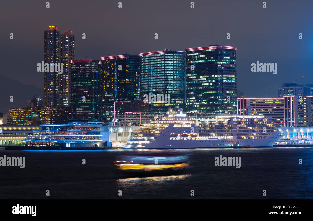 The main cruise ship terminal and Tsim Sha Tsui skyline, Kowloon, Victoria harbor, Hong Kong ...